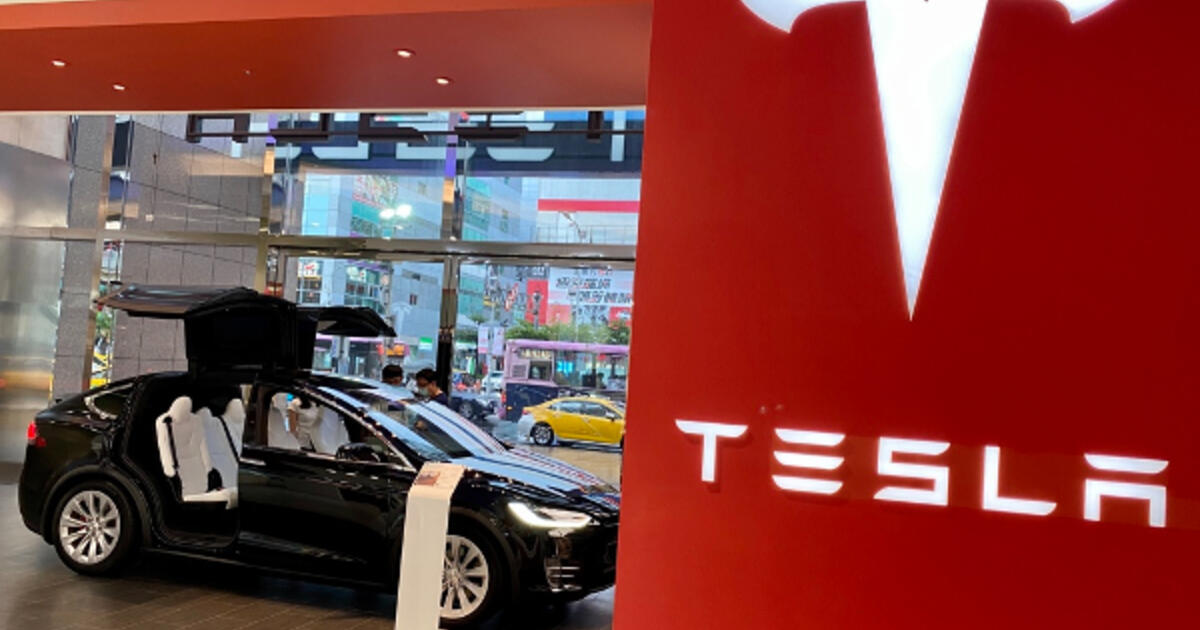 Lanza Tesla nuevas versiones más baratas de Model X y Model S